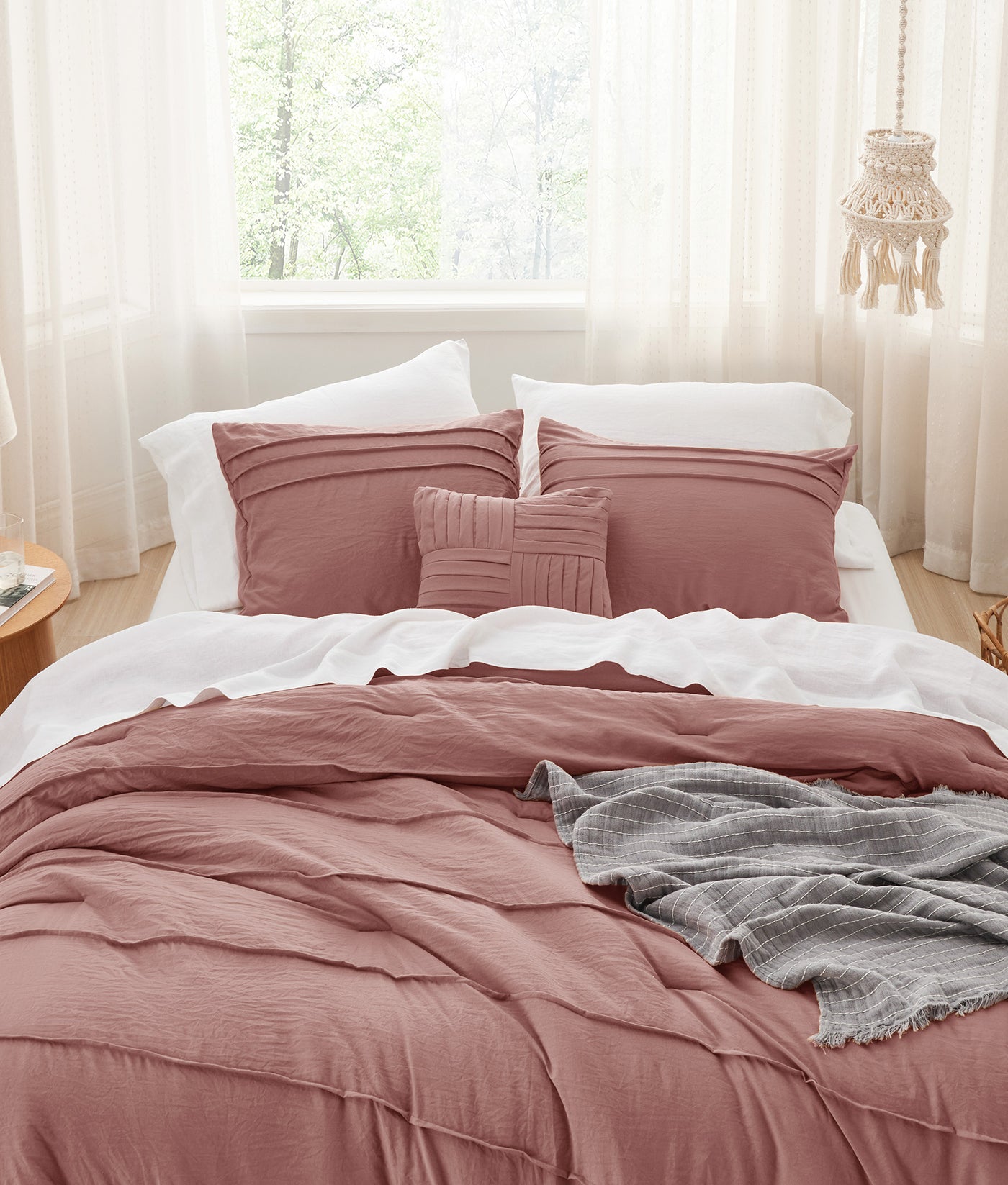 Pinch Pleat Comforter Set