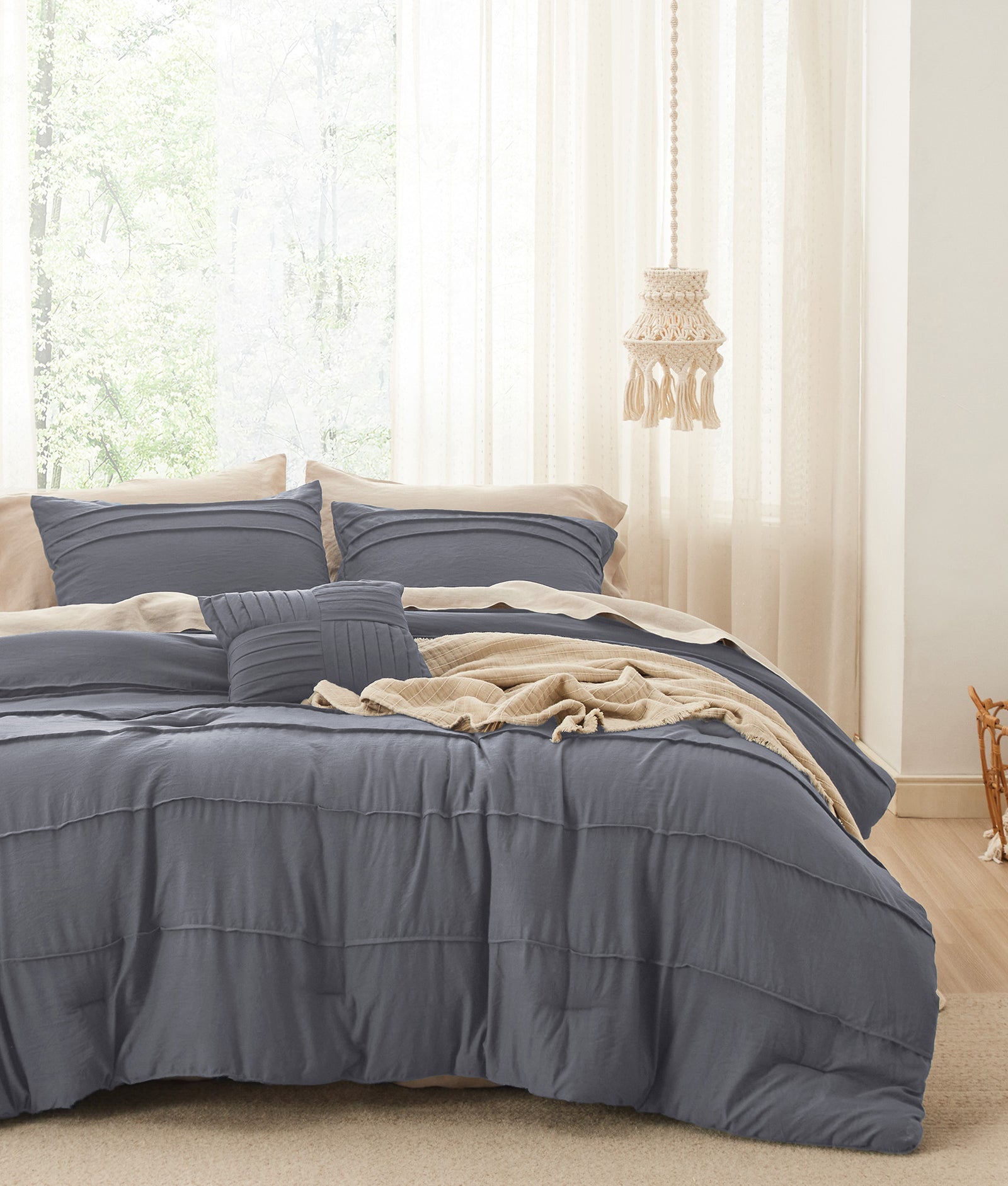 Pinch Pleat Comforter Set